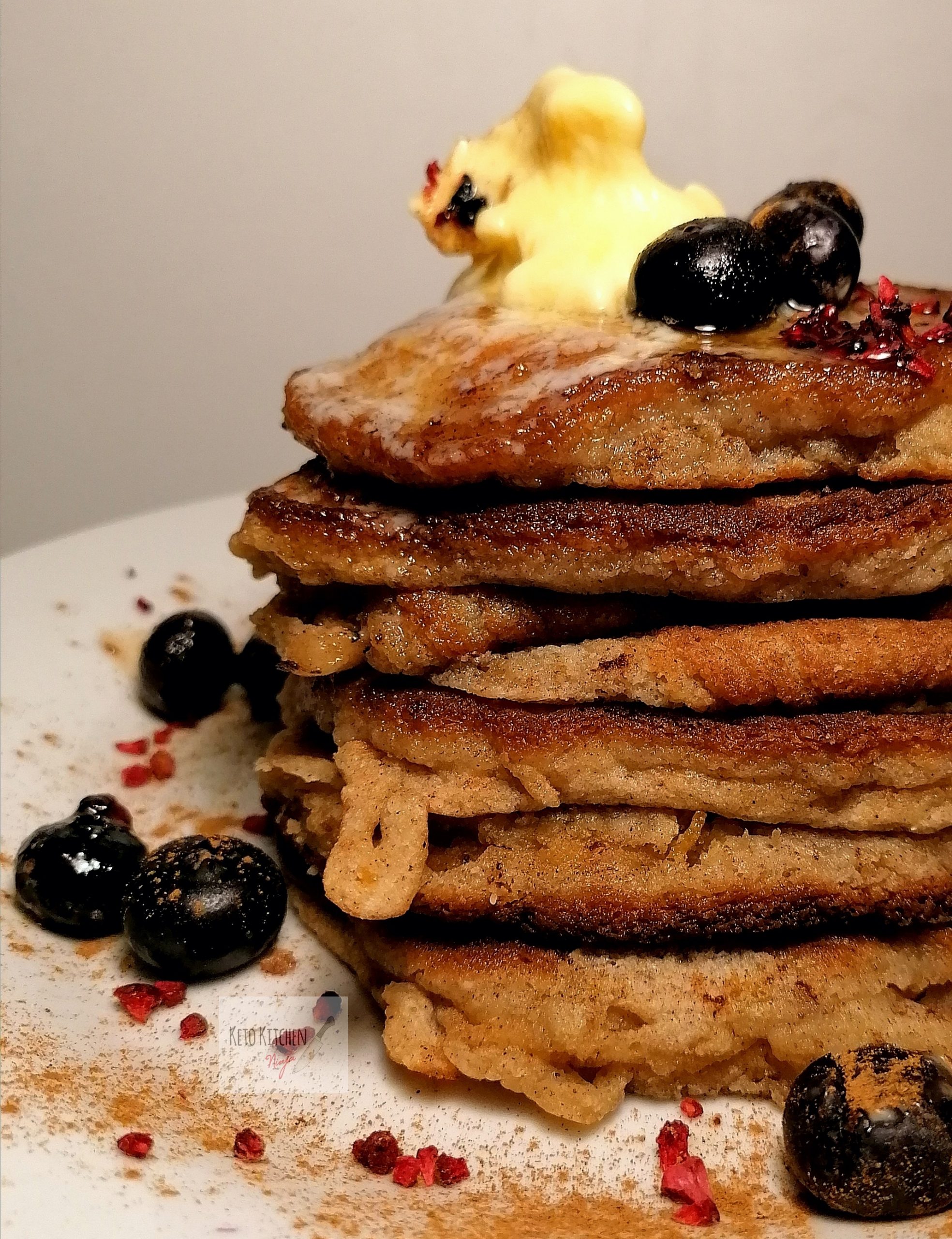 Αλμυρά ή γλυκά Keto Pancakes και βάφλες καρύδας - Keto Kitchen Ninja