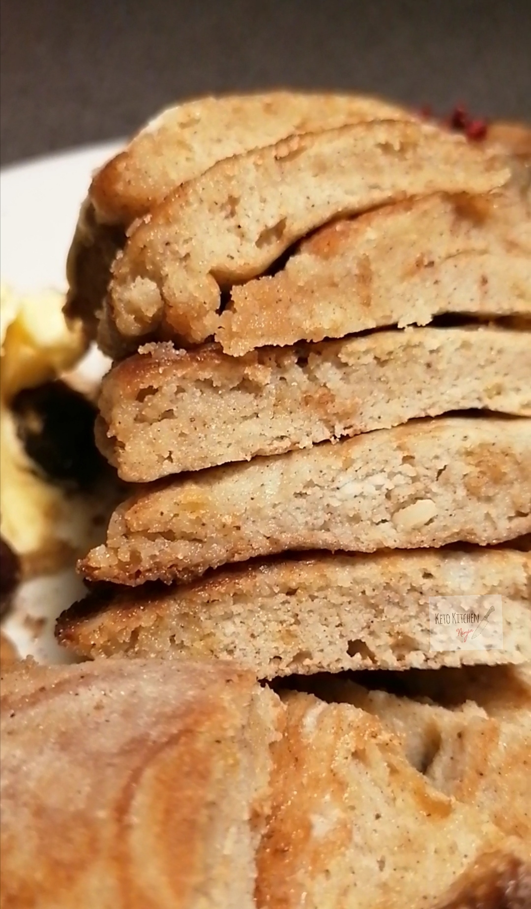 Αλμυρά ή γλυκά Keto Pancakes και βάφλες καρύδας - Keto Kitchen Ninja